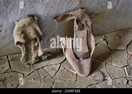 Rotten shoes on the floor, rotten shoe, shoe wreck, rotten kicks, worn ...