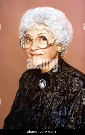 ESTELLE GETTY in THE GOLDEN GIRLS (1985), directed by SUSAN HARRIS ...
