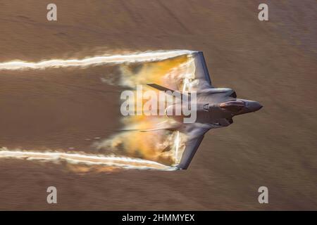 Mach Loop F-35 Stock Photo - Alamy