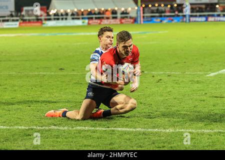 Matt Parcell (9) of Hull KR goes over for a try Stock Photo - Alamy