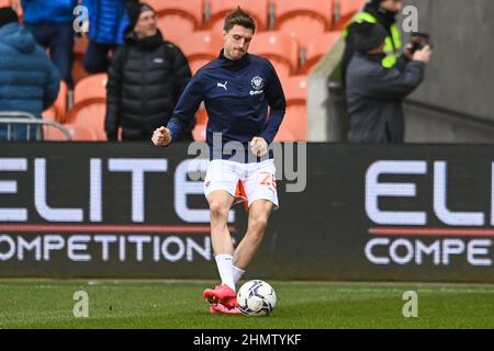 Jake Beesley #28 of Blackpool during the game Stock Photo - Alamy