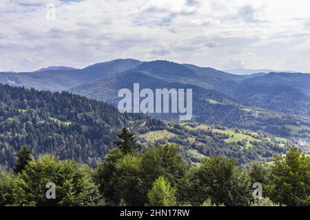 Beautiful panoramic views of the Carpathian Mountains from Uzhotsky ...