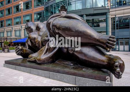 The Broadgate Venus sculpture by Colombian artist Fernando Botero ...