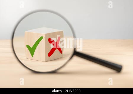 Concept of the choosing pros and cons Stock Photo - Alamy