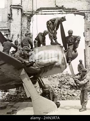 American soldiers WW2 and USA army truck. 1940s WW2 reenactment, Avoncroft Museum, Bromsgrove ...