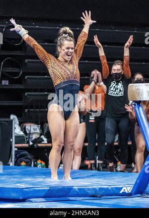Corvallis, USA. 13th Feb, 2022. WSU's Deiah Moody floats from the low ...
