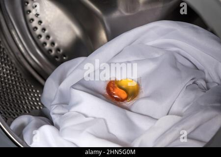 Washing machine with laundry and laundry capsule. Washing clothers ...