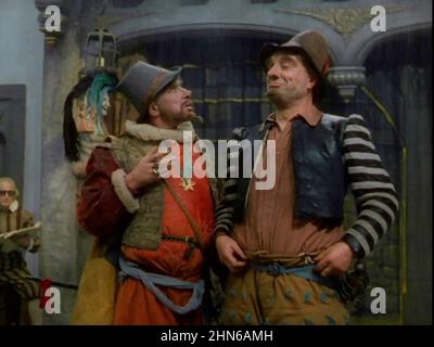 HENRY V, Robert Newton, 1944 Stock Photo - Alamy