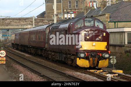 Vintage English Electric Class 37 Railway Engine 12CSVT at Bodmin ...