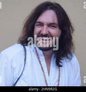 Willy Michl, deutscher Liedermacher, bei einem Auftritt in der ...