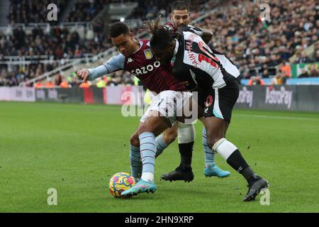 Jacob Ramsey Of Newcastle United battles with Kyle Walker Of Burley ...