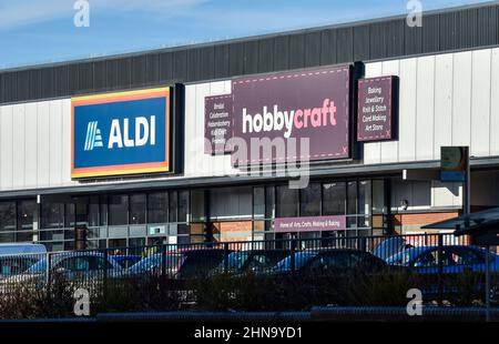 Lewes Road Retail Park in Brighton with a Halfords store Stock Photo ...