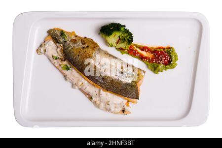 Fried trout fillets with broccoli Stock Photo - Alamy