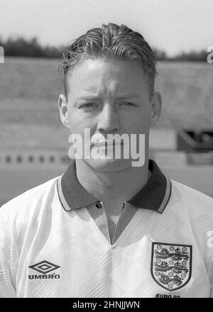 DAVID BATTY ENGLAND & LEEDS UNITED FC 04 September 1999 Stock Photo - Alamy