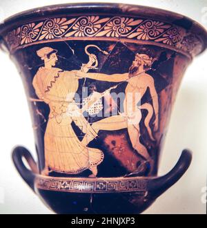 Cerámica de figuras rojas. Museo Arqueológico Nacional de Atenas Stock ...