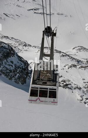 cableway to the Plateau Rosa and the Matterhorn Stock Photo - Alamy