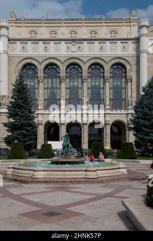 Vigado Concert Hall in Budapest Stock Photo - Alamy