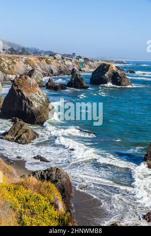 wild pacific coast at point arena with cliffs Stock Photo - Alamy