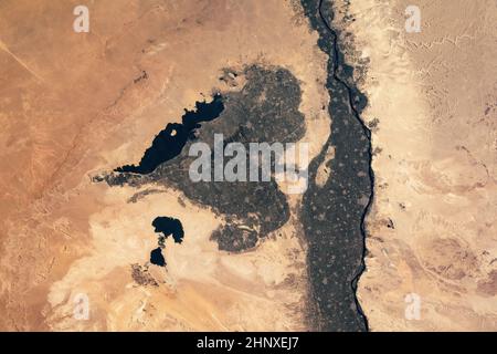 Qarun Lake, Faiyum Oasis, Egypt. Reflections in Qarun Lake in the ...