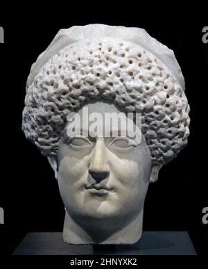 Empress of Rome Domitian Longina (55-126 AD) with Flavian hairstyle ...