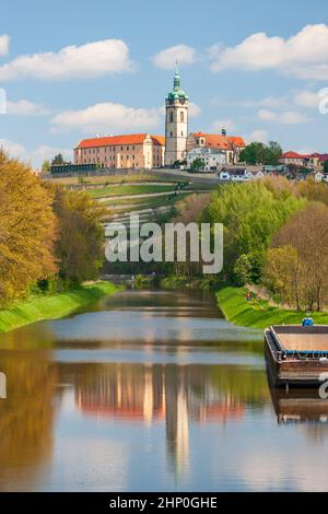 Horin lock and Melnik Castle, Vltava river, Czech Republic Stock Photo ...