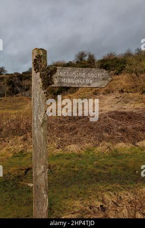 Minninglow is an archaeologhical site in the Peak District National ...