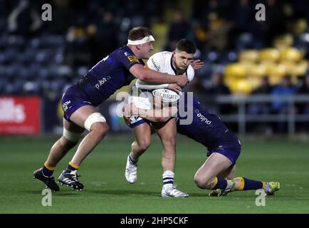 Alex Hearle of Worcester Warriors is tackled during the Gallagher ...