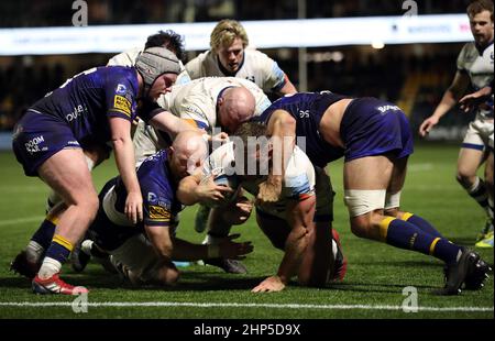 Bristol Bears' Max Lahiff scores their side's second try of the game ...
