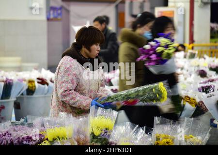 Dounan flower market in Kunming, Yunnan Province, China Stock Photo - Alamy