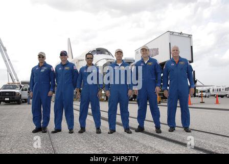 STS-119 Day 1 Lee Archambault and Tony Antonelli before launch Stock ...