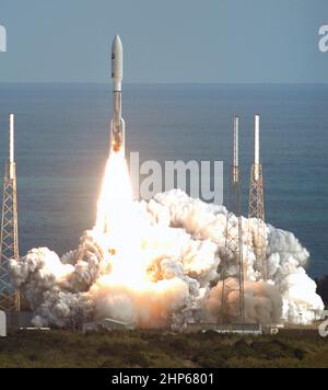 New Horizons Spacecraft Launch, 2006 Stock Photo - Alamy