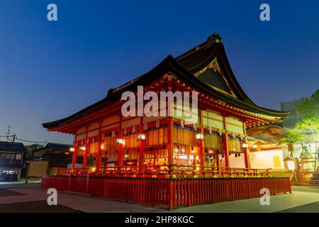 Night view of the Fushimiinari Shrine Outer Oratory of Fushimi Inari ...