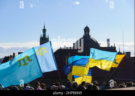Crimean Tatar flag near Ukrainian parliament. Patriotic Tatars from ...