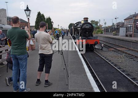 Steam trains and the ex-GWR Engine Shed at Shrewsbury Railway Station ...