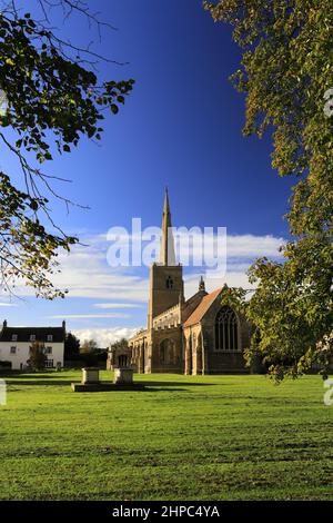 Autumn view over St Wendredas church, March Town, Cambridgeshire ...