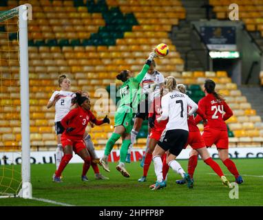 Kailen Sheridan (San Diego Wave) of Canada during Arnold Clark Cup ...