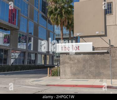 Office building of Warner Brothers Stock Photo - Alamy