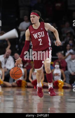 Washington State guard Tyrell Roberts defends during the first half of ...