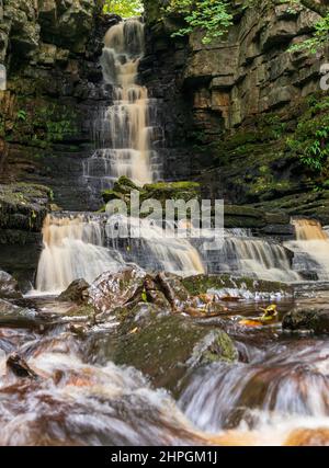 Mill Gill Falls in Askrigg in the Yorkshire Dales Stock Photo - Alamy