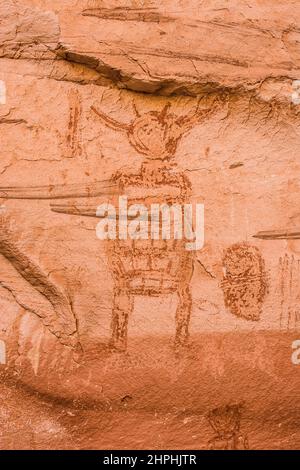 Alcove pictographs in Horseshoe Canyon, Canyonlands National Park ...