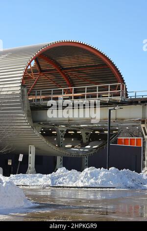 The train tube at the Chicago Illinois Tech campus CTA stop Stock Photo ...