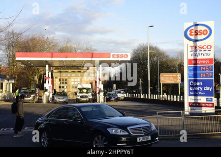 Tesco fuel petrol garage filling station at night Stock Photo - Alamy