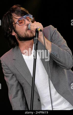 Conor Deasy - The Thrills, V2004, Hylands Park, Chelmsford, Essex ...