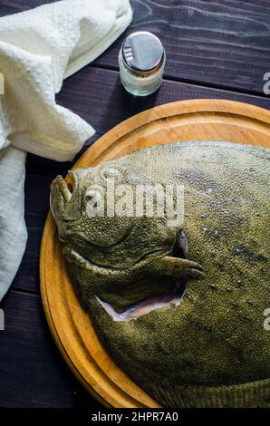raw cleaned whole flounder fish ready for cooking Stock Photo - Alamy
