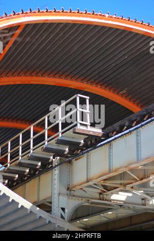 The train tube at the Chicago Illinois Tech campus CTA stop Stock Photo ...