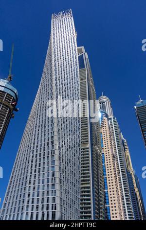 UAE, Dubai, Dubai Marina and the twisted Cayan Tower Stock Photo - Alamy
