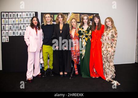 Mireia Oriol , Amelia Windsor , Clara Galle , Delphi Primrose Milan ...