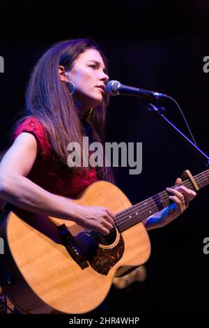 Emily Maguire, English singer songwriter in concert, Cadogan Hall ...