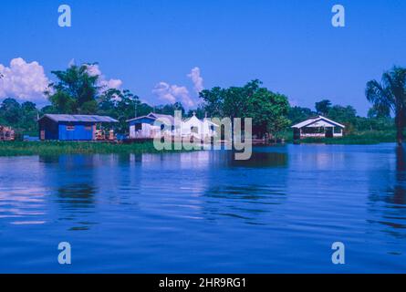Houseboats on River Amazon, near Manaus, Brazil Stock Photo - Alamy
