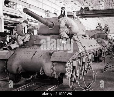 The M10 tank destroyer, a U.S. Army armored vehicle equipped with a 3 ...
